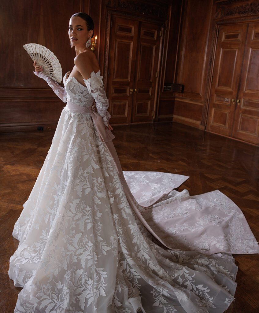 Style 401 - Eve Of Milady